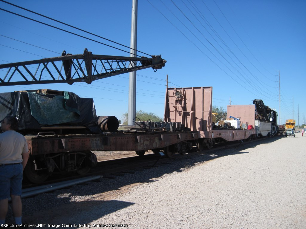 SPMW 7130, RGEX 01505 + Flat Cars